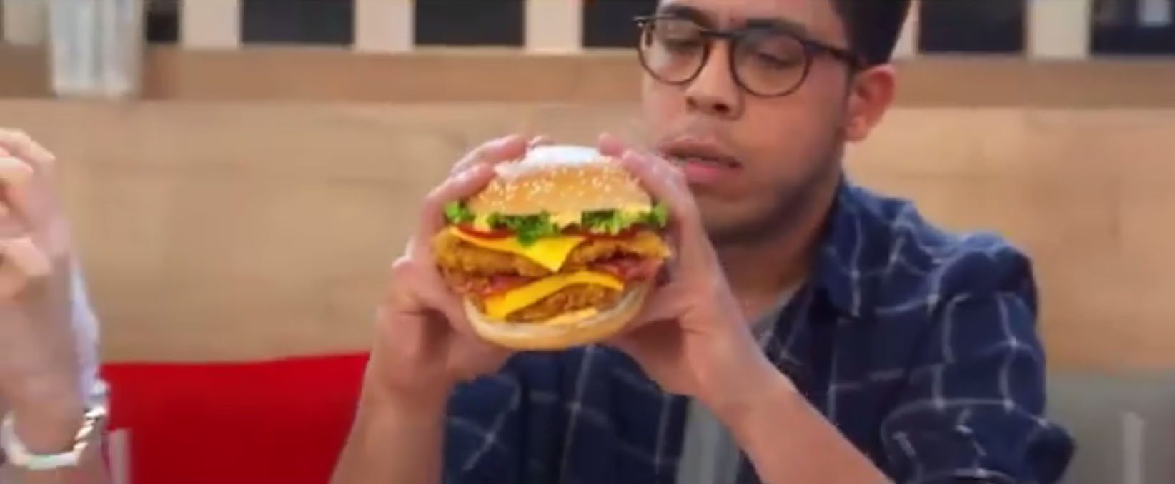 KFC - Double Stacker # je dédoublerais - Packshotmag