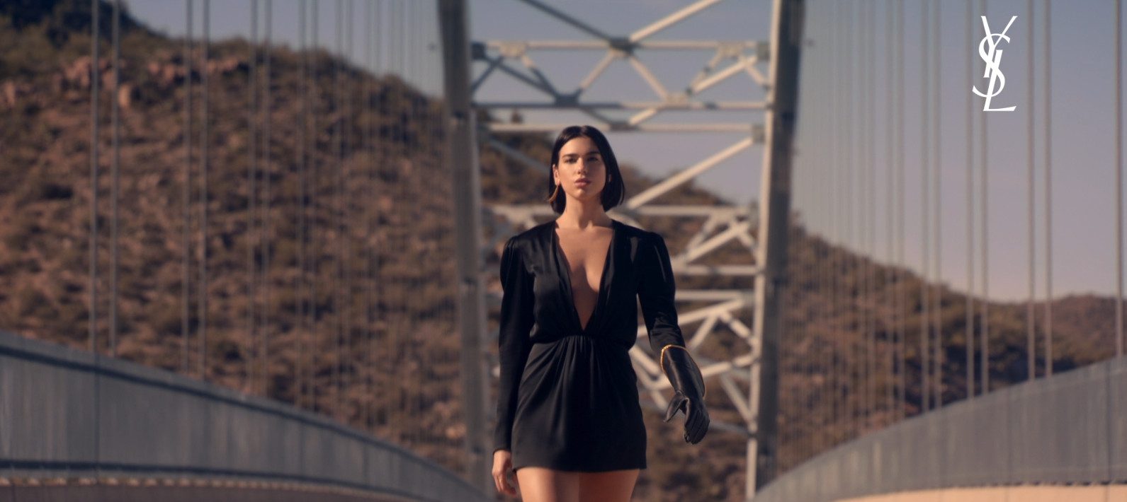 Yves Saint Laurent - Libre, le nouveau parfum féminin - Dua Lipa ...