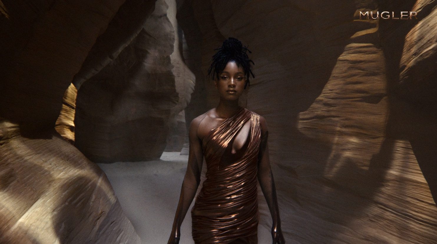 Alien Goddess. Nouvelle Eau de Parfum Mugler - Willow Smith - Packshotmag