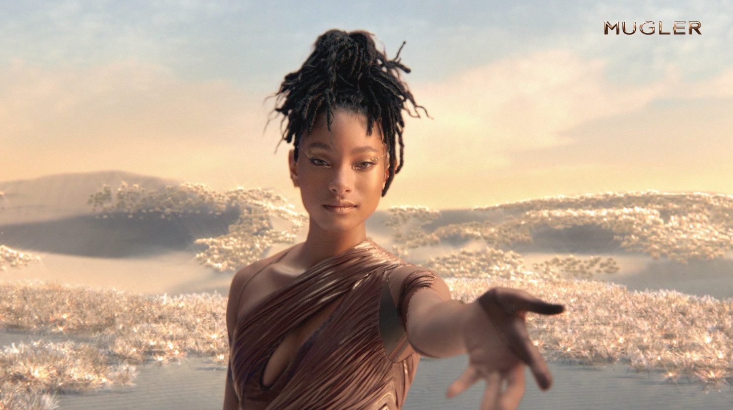 Alien Goddess. Nouvelle Eau de Parfum Mugler - Willow Smith - Packshotmag