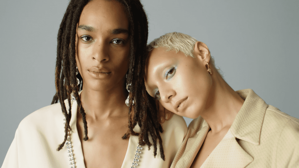 WOMANRAY • WELCOME ASTRID DE LEON - Packshotmag