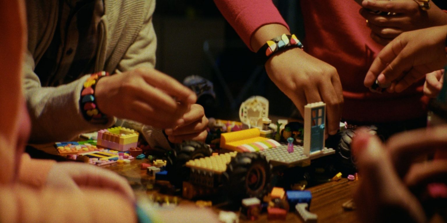 Lego - Réinventons les fêtes ensemble - Katy Perry - Packshotmag