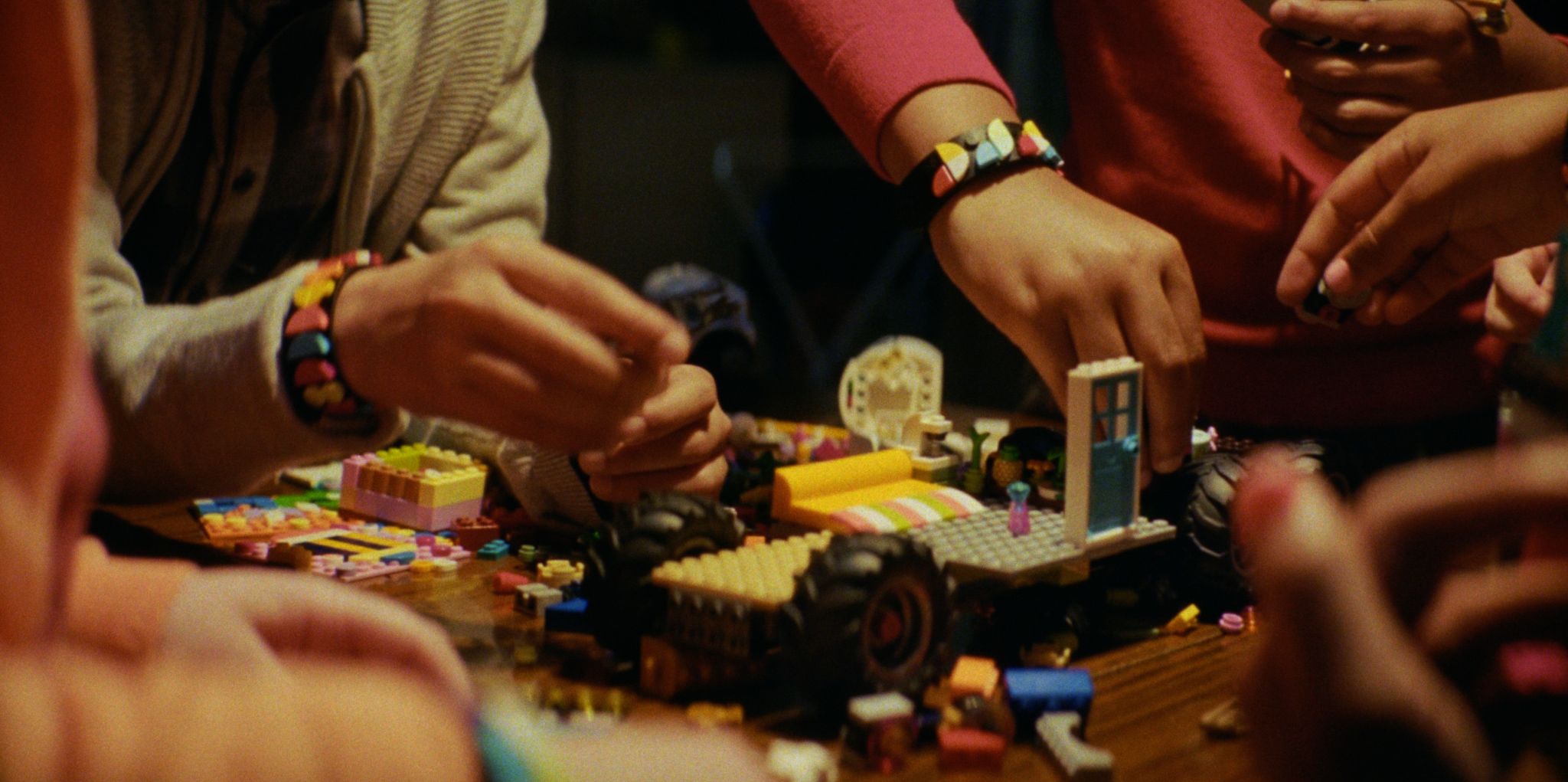 Lego - Réinventons les fêtes ensemble - Katy Perry - Packshotmag