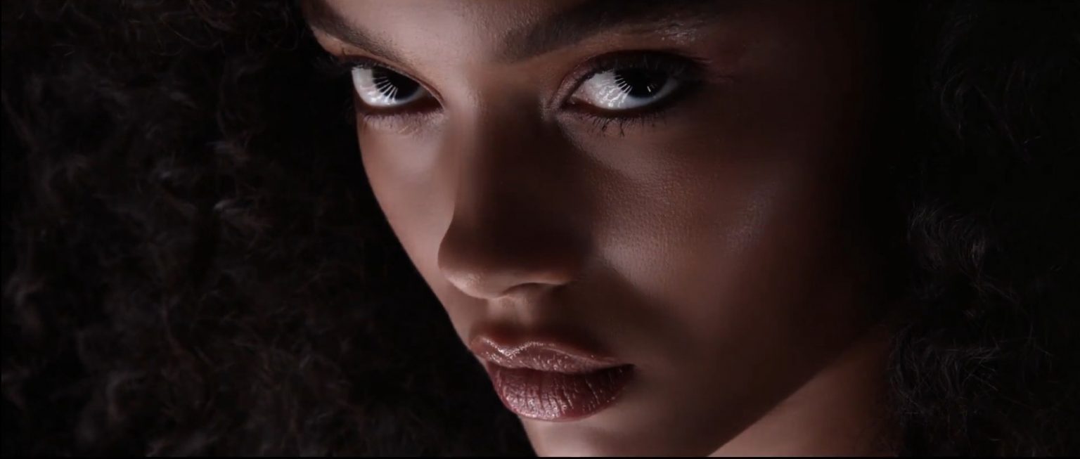 Chanel - Coco Mademoiselle - Whitney Peak - Packshotmag