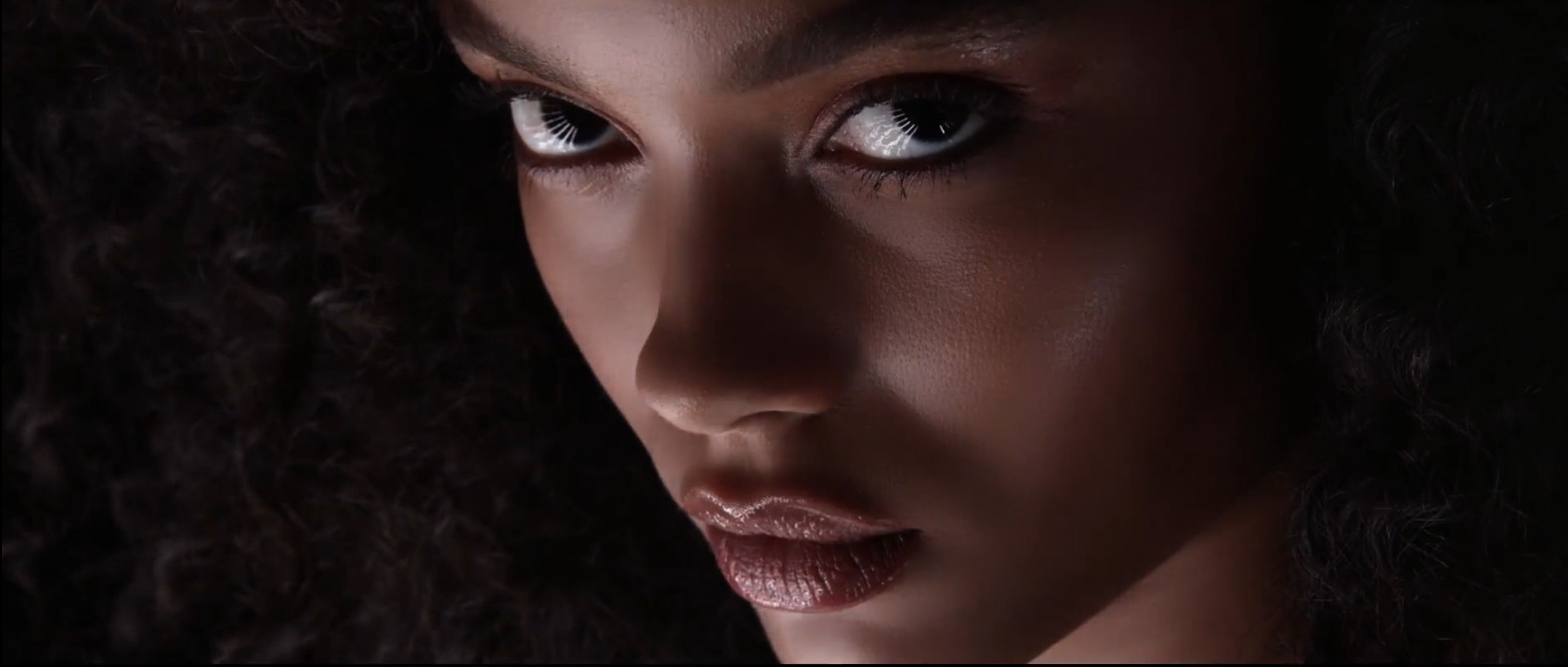 Chanel - Coco Mademoiselle - Whitney Peak - Packshotmag