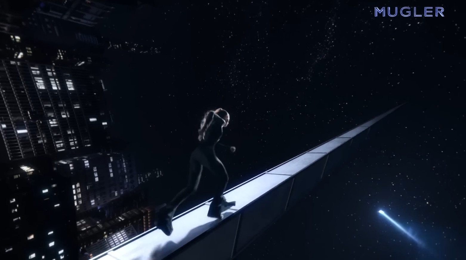 Mugler - Angel Elixir - Hunter Schafer - Packshotmag