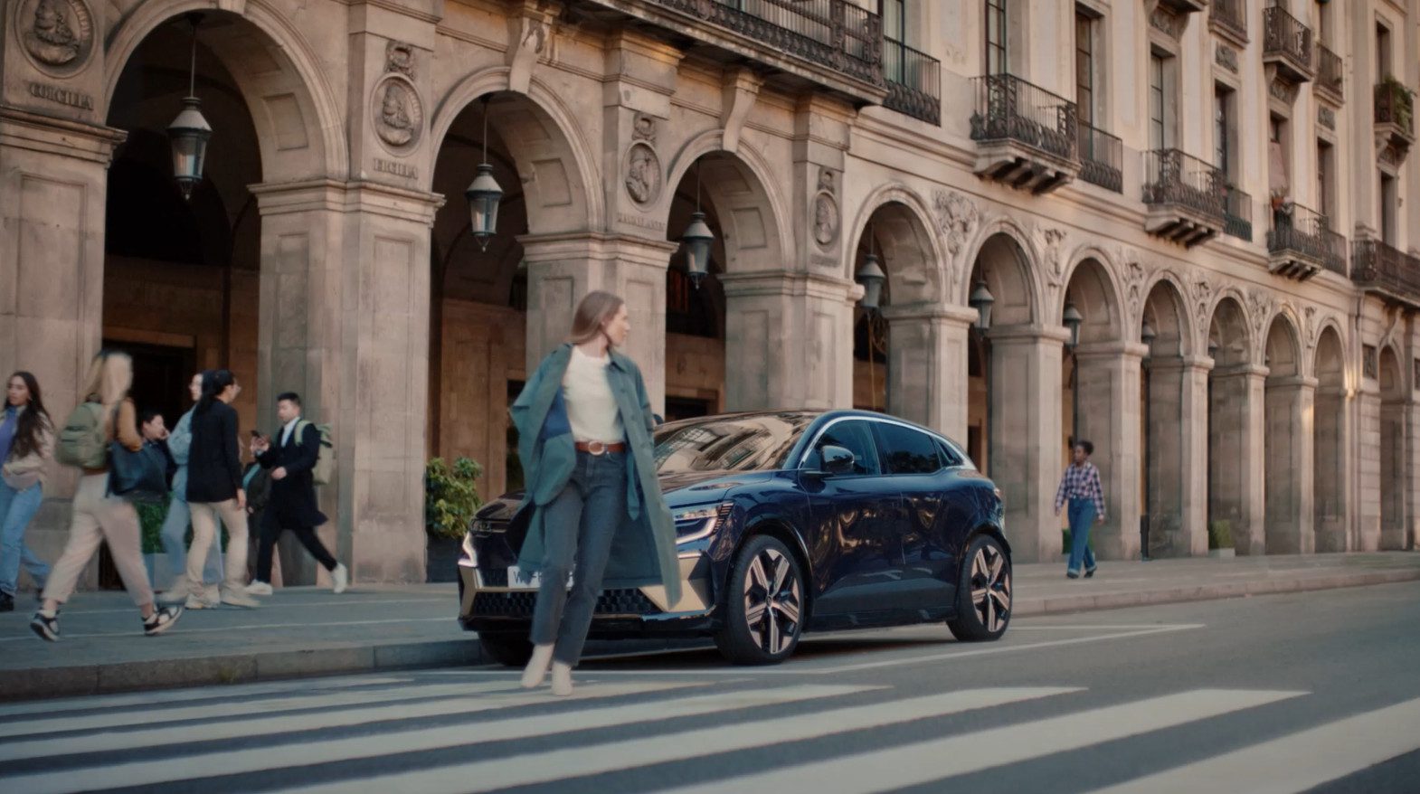 Renault - Human First Programm - La sécurité par Renault - Packshotmag