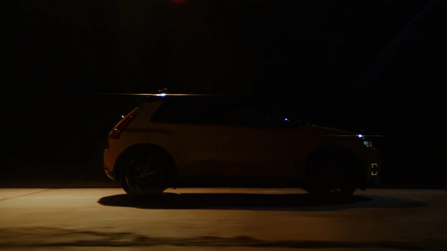 Renault - R5VOLUTION IS BACK - Packshotmag