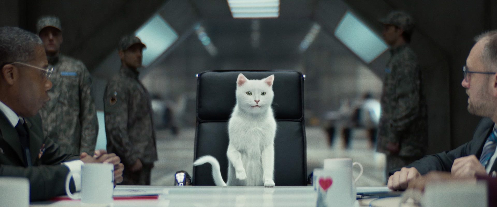 Feu Vert - Invasion - Révision 36% moins chère en moyenne - Packshotmag