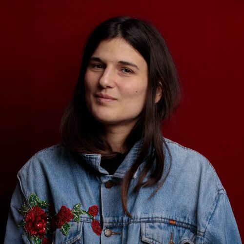 Sarah Jacquier rejoint kids et réalise la campagne 2025 pour la Macif ...