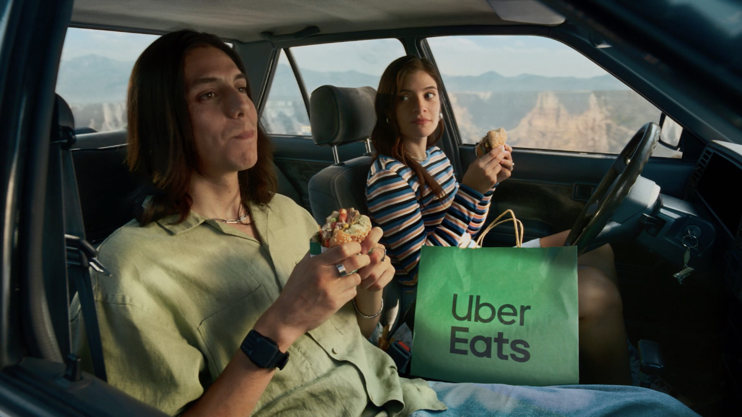 PARTIZAN | LIVRAISON DE FILMS UBER EATS PAR MARTIN HOLZMAN - Packshotmag