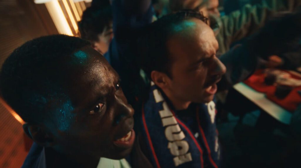 KFC - L’Ultra Box des Bleus pour les Ultra Fans des Bleus - Packshotmag